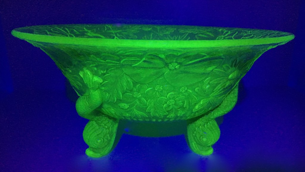 Sowerby Dolphin Bowl; Pattern #1544 – Heart Of Glass